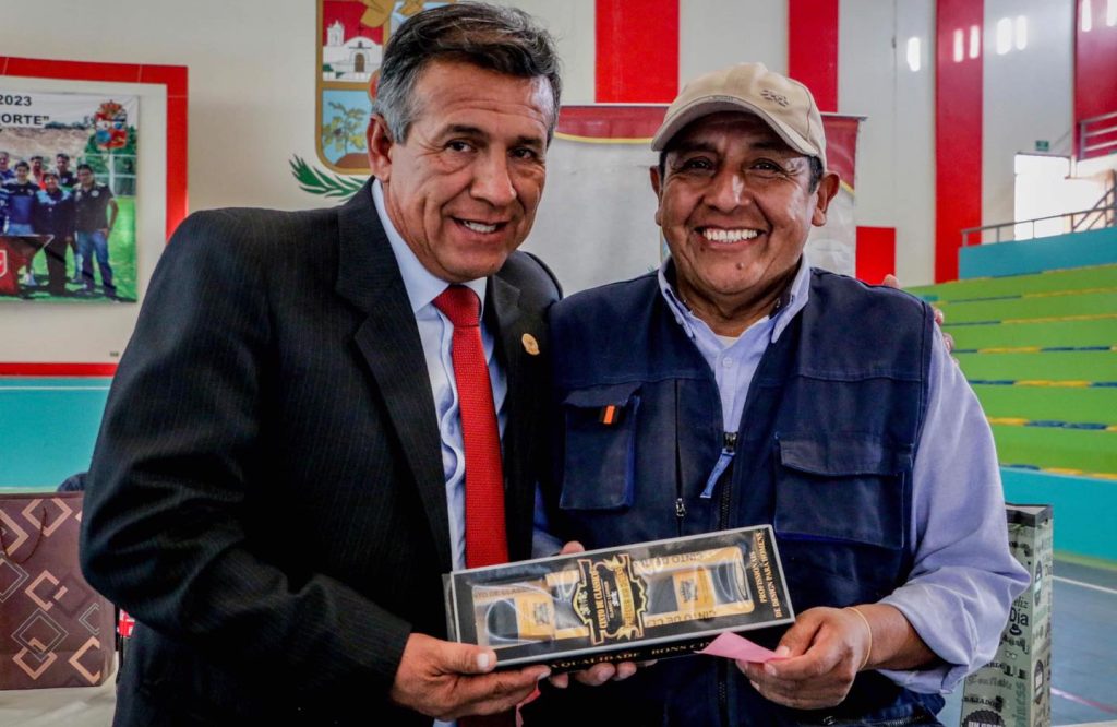 MUNICIPALIDAD DISTRITAL DE UCHUMAYO - Construyendo una nueva Historia